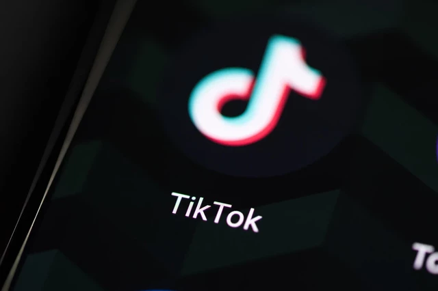 Estrategias en TikTok: Captura audiencia con videos creativos - 2025